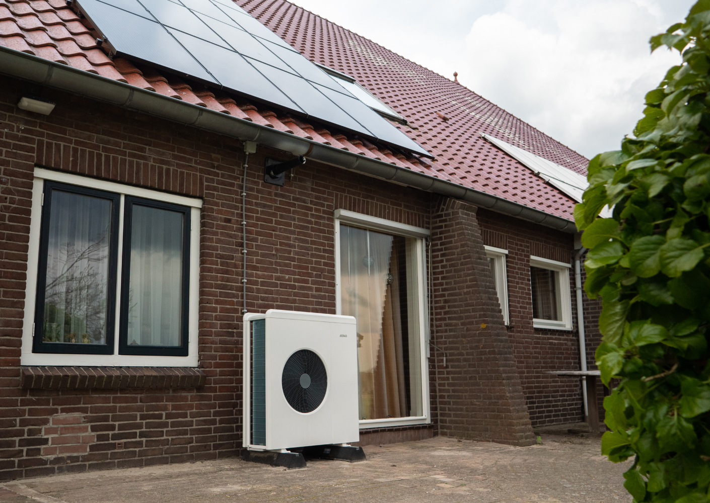 Hybride verwarmen met zonne-energie, buitenlucht en aardgas | Nieuws | NBD Nederlandse ...